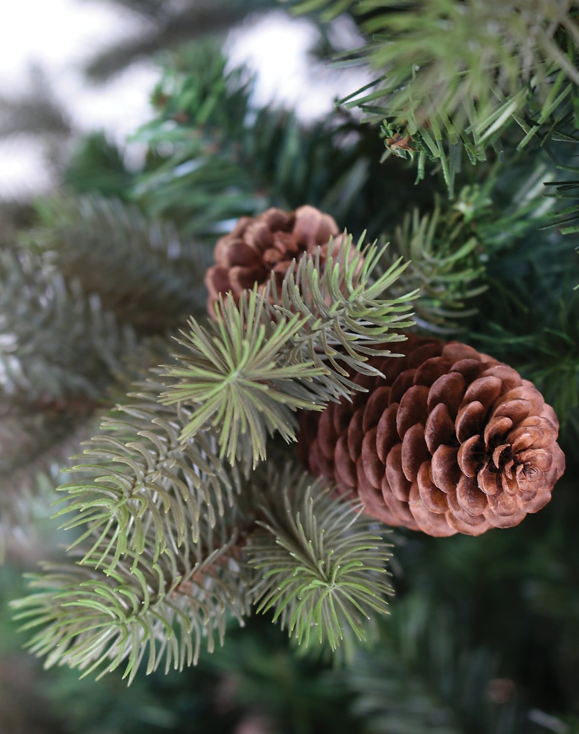 Künstlicher Tannenbaum mit Zapfen auf Metallständer, gemischt, 390 cm ...