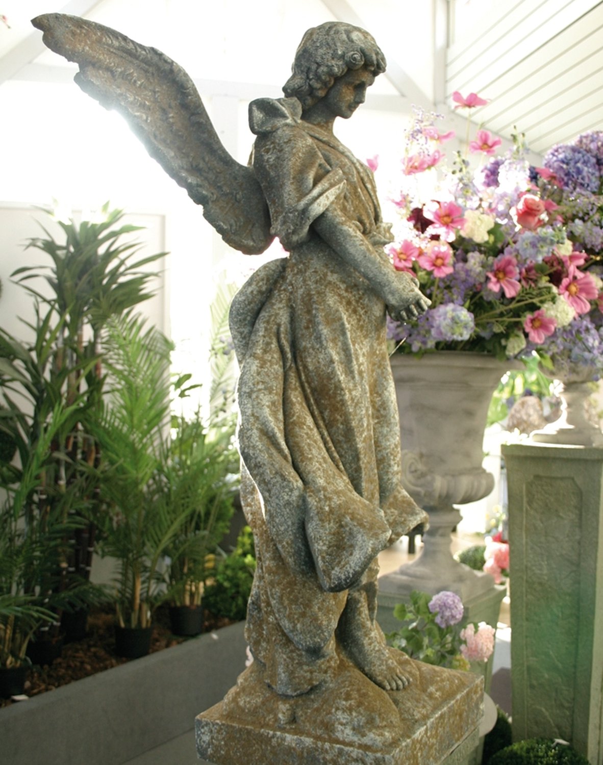 Deko Engel, 114cm Polyresin, sand